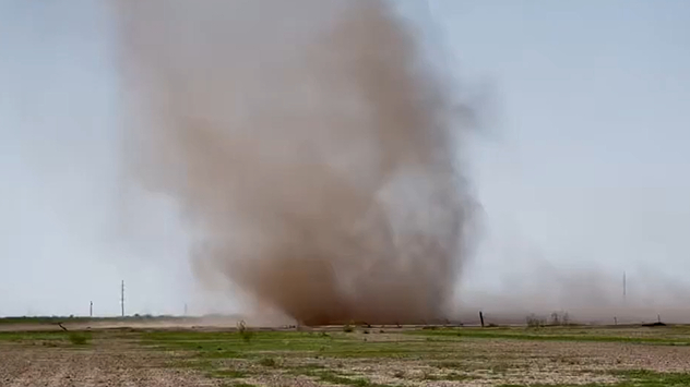 Dusty twisters - Dust devils: not exactly a tornado – Weather News