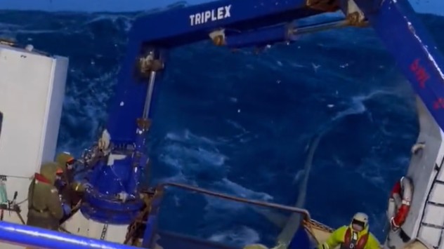 Perilous conditions: Footage of Storm Otto's enormous waves – Weather News