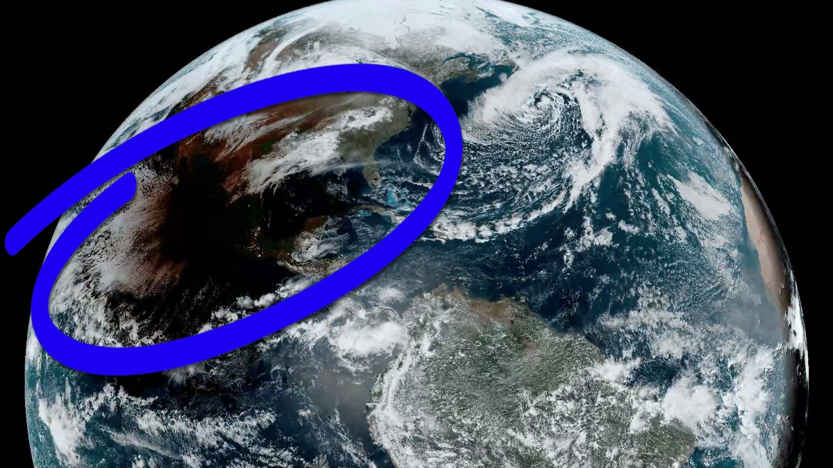 Bird's eye view: Total solar eclipse from above – Weather News