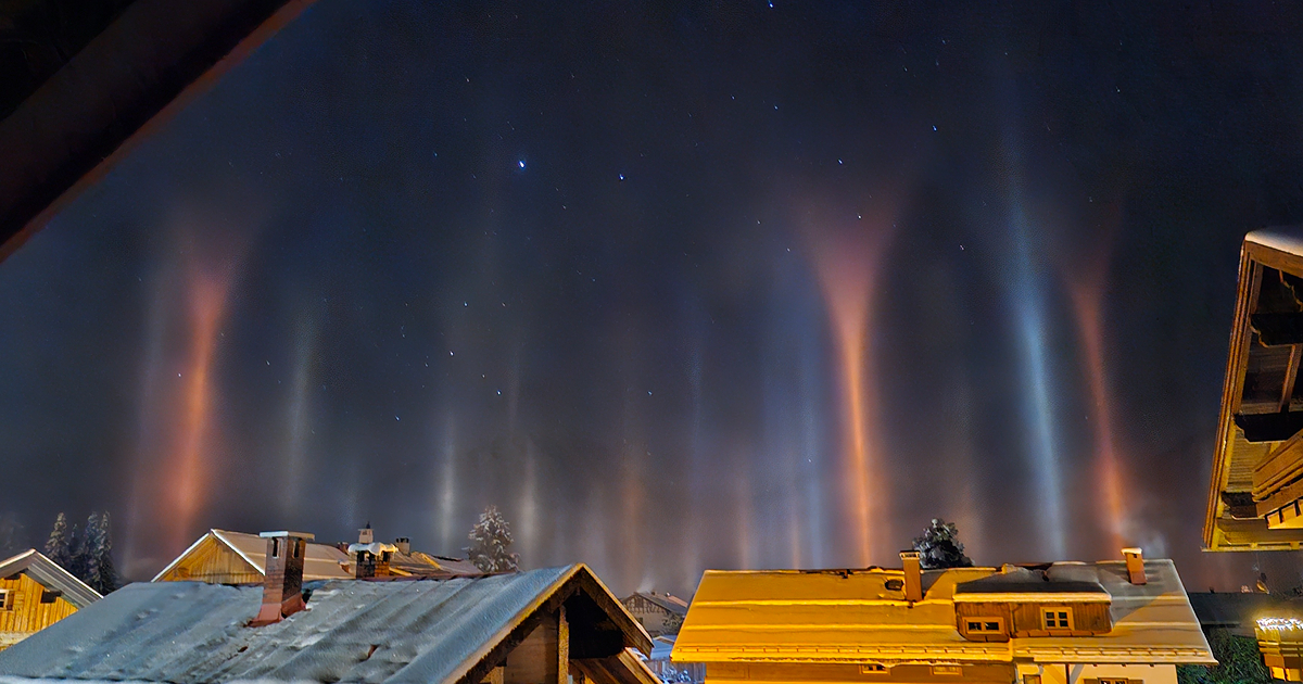 Neobična i retka optička pojava u atmosferi - svetlosni stubovi na nebu ...