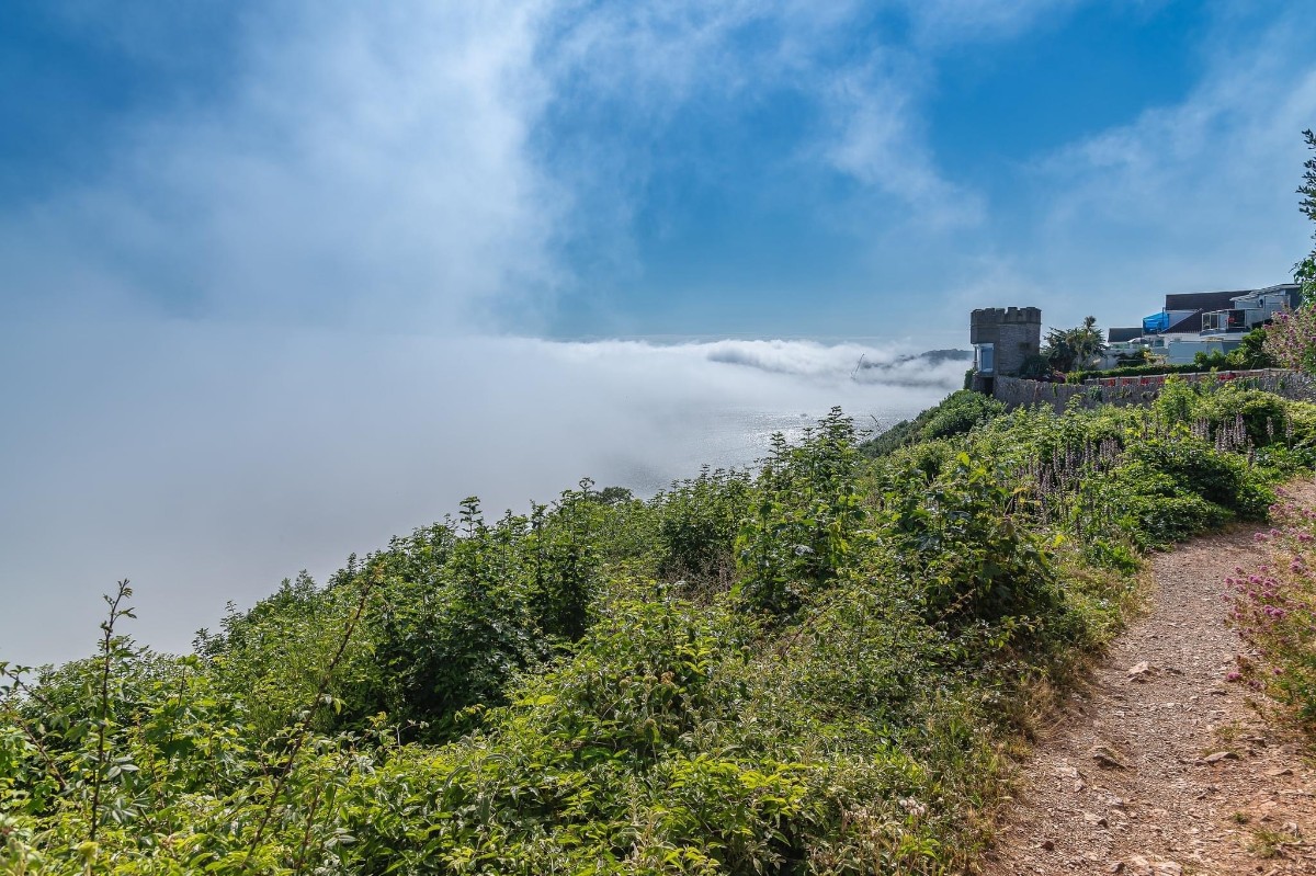 Unseasonable phenomenon: A sea of fog arrives in Devon – Weather News