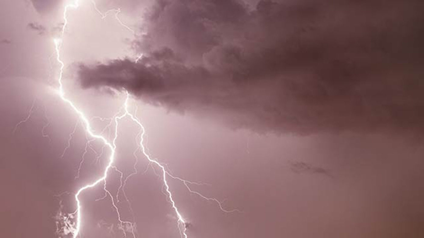 Can lightning hit people in the UK/IE? – Weather News